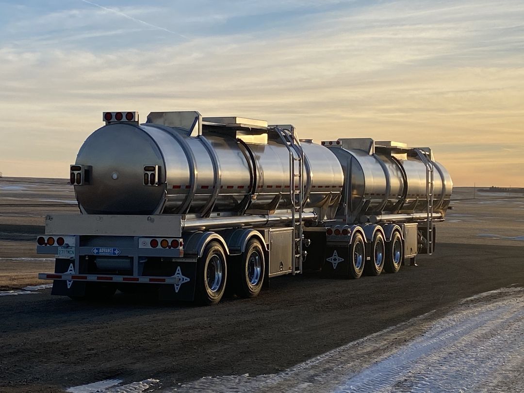 A brand new Liquid Fertilizer unit this week: 2021 Advance 37,100 Litre ...