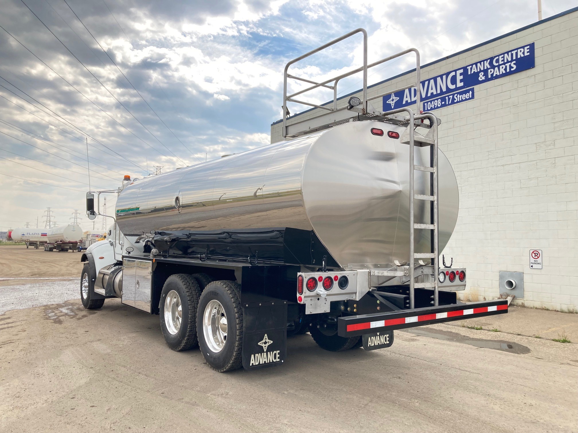 Released this week from our Edmonton ATC facility: 2021 16,000L ...